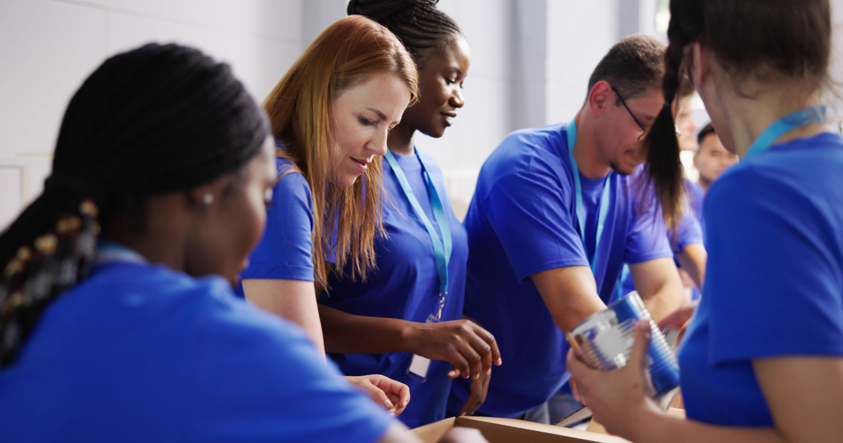 Volunteer time off: What it is and how to implement it | Culture Amp